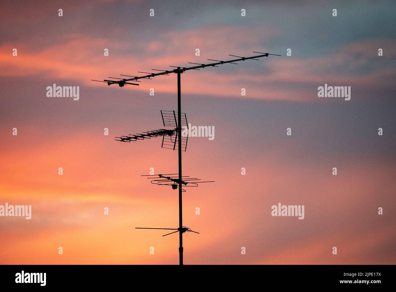 Antenna radios hi-res stock photography and images - Alamy