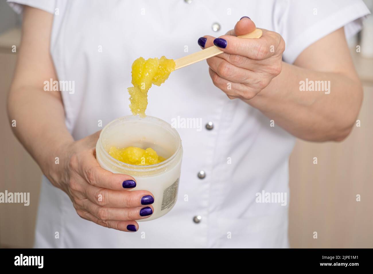 Sugar scrub woman body hi-res stock photography and images - Alamy