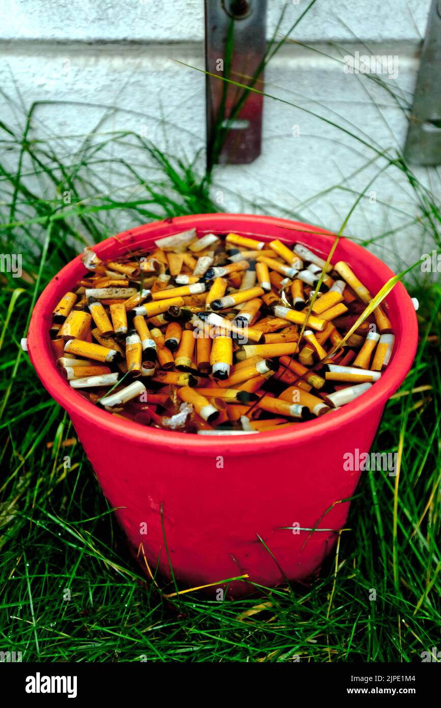 Tobacco waste hi-res stock photography and images - Alamy