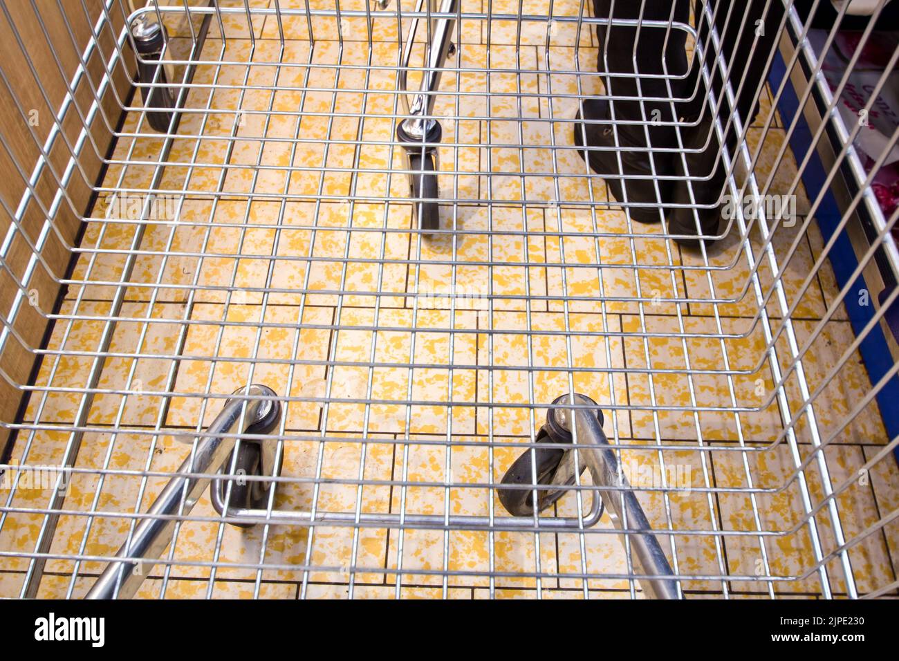 Top view shopping carts hi-res stock photography and images - Alamy