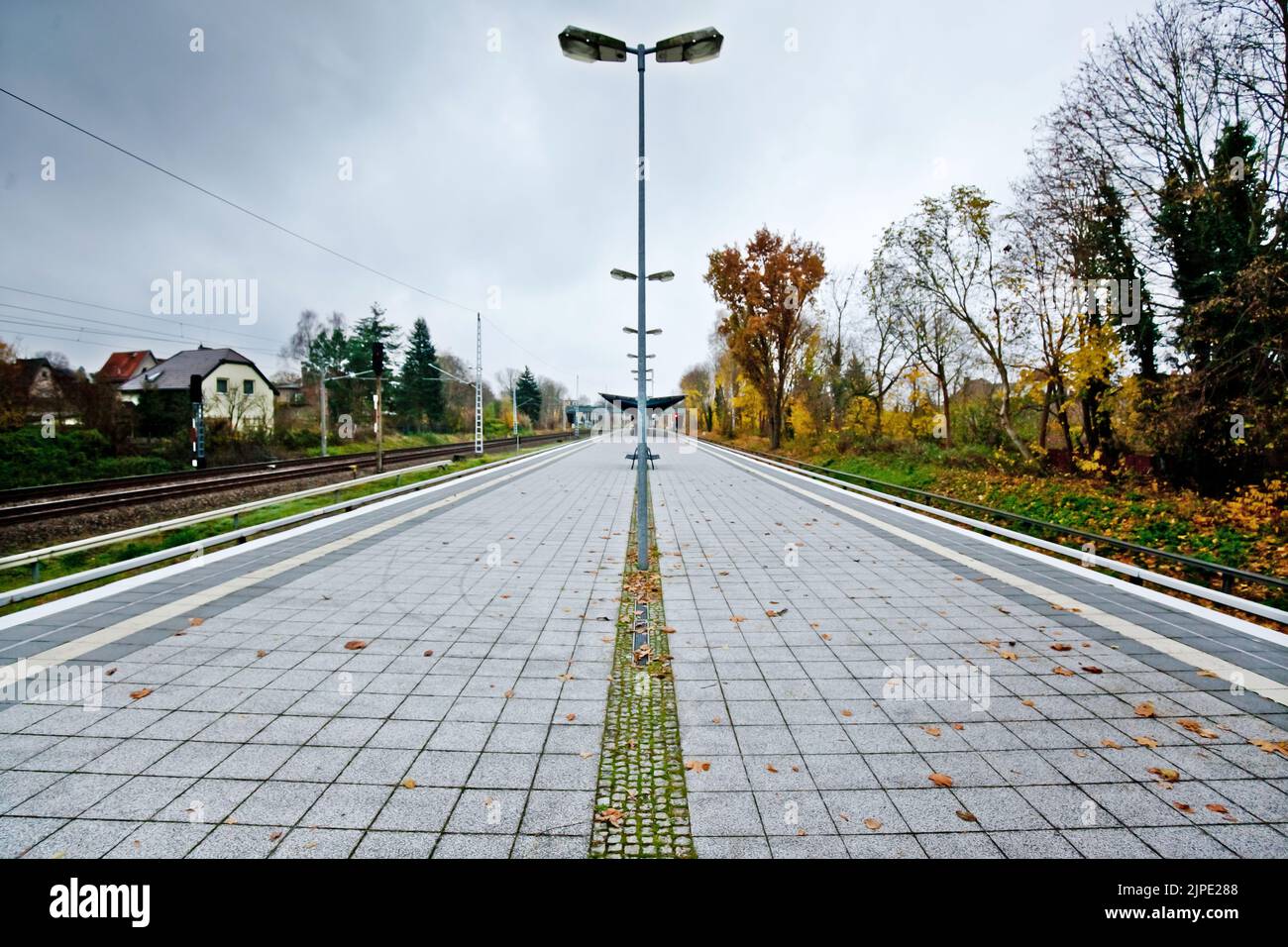 platform, s-bahn station, platforms, s-bahn stations Stock Photo - Alamy