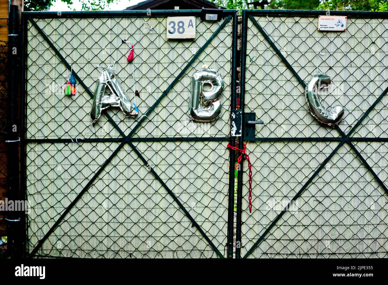 Gate numbers hi-res stock photography and images - Alamy