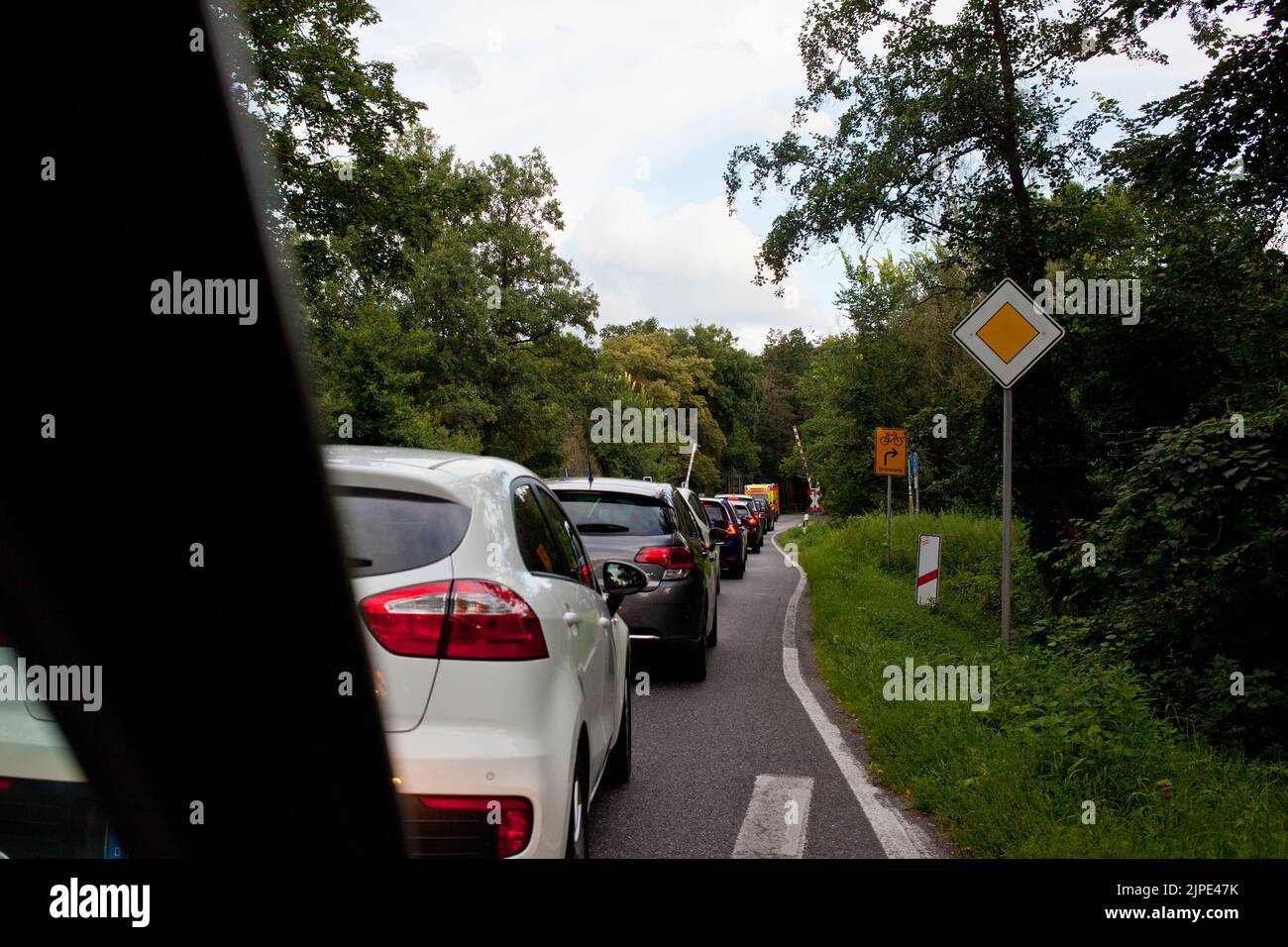 railroad crossing, traffic jam, brandenburg, crossing, traffic jams ...