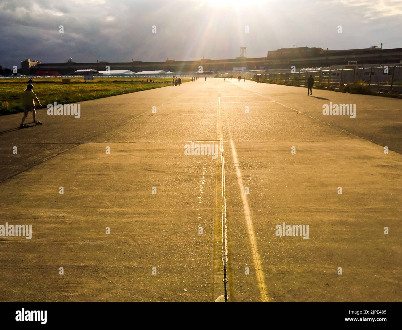 Berlin walk hi-res stock photography and images - Alamy