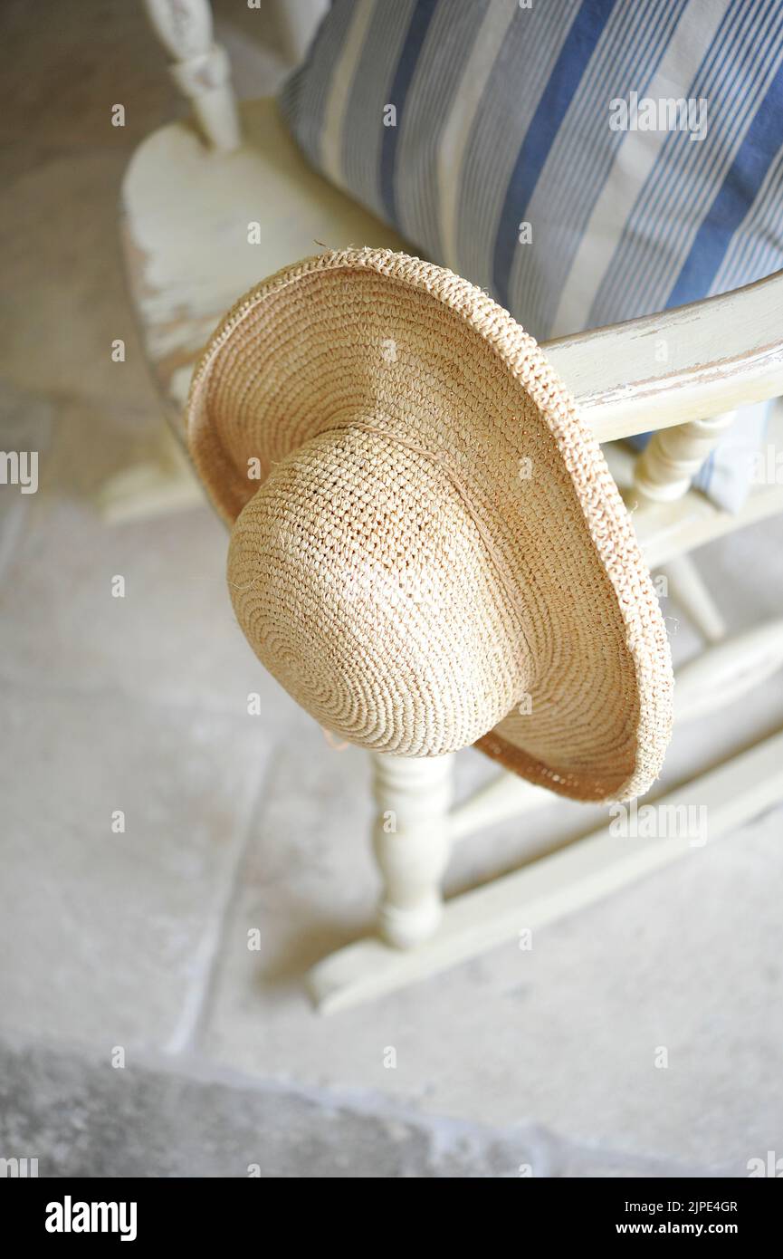 Round shape hats hi-res stock photography and images - Alamy