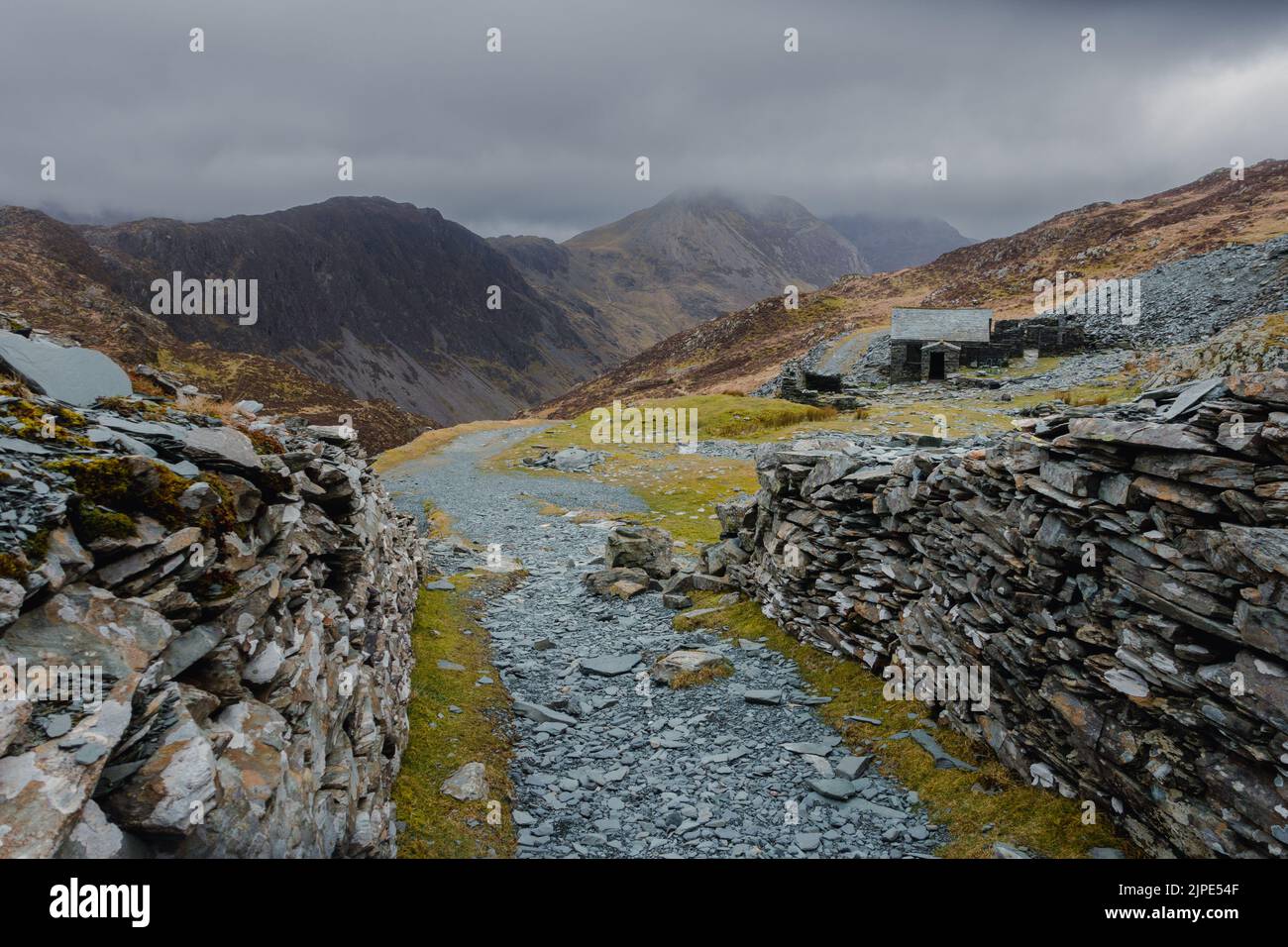 Warnscale Head Bothy on Fleetwith Pike looking towards High Crag and ...