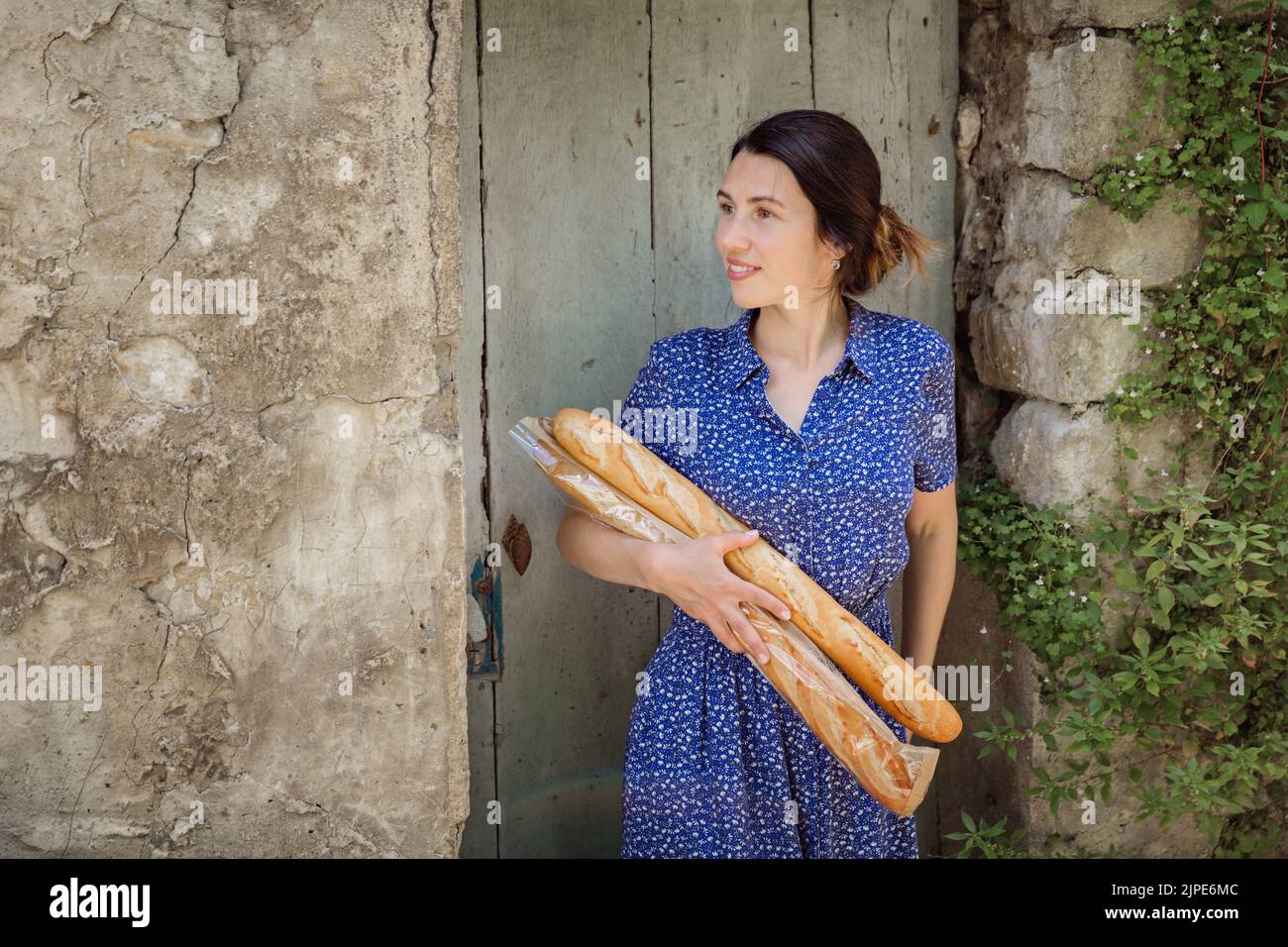 Shopper baguettes hi-res stock photography and images - Alamy