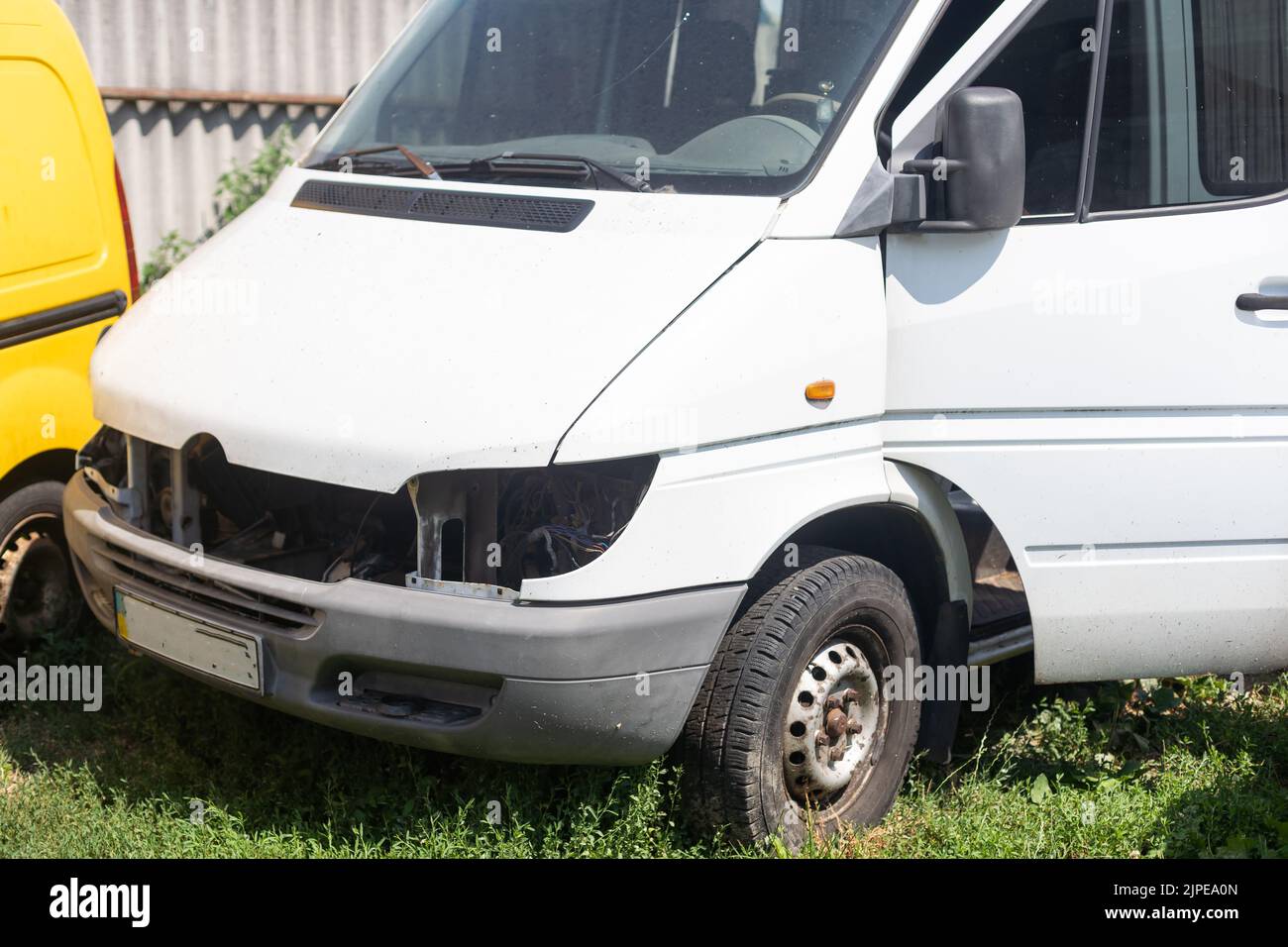 elements of a broken car Stock Photo - Alamy