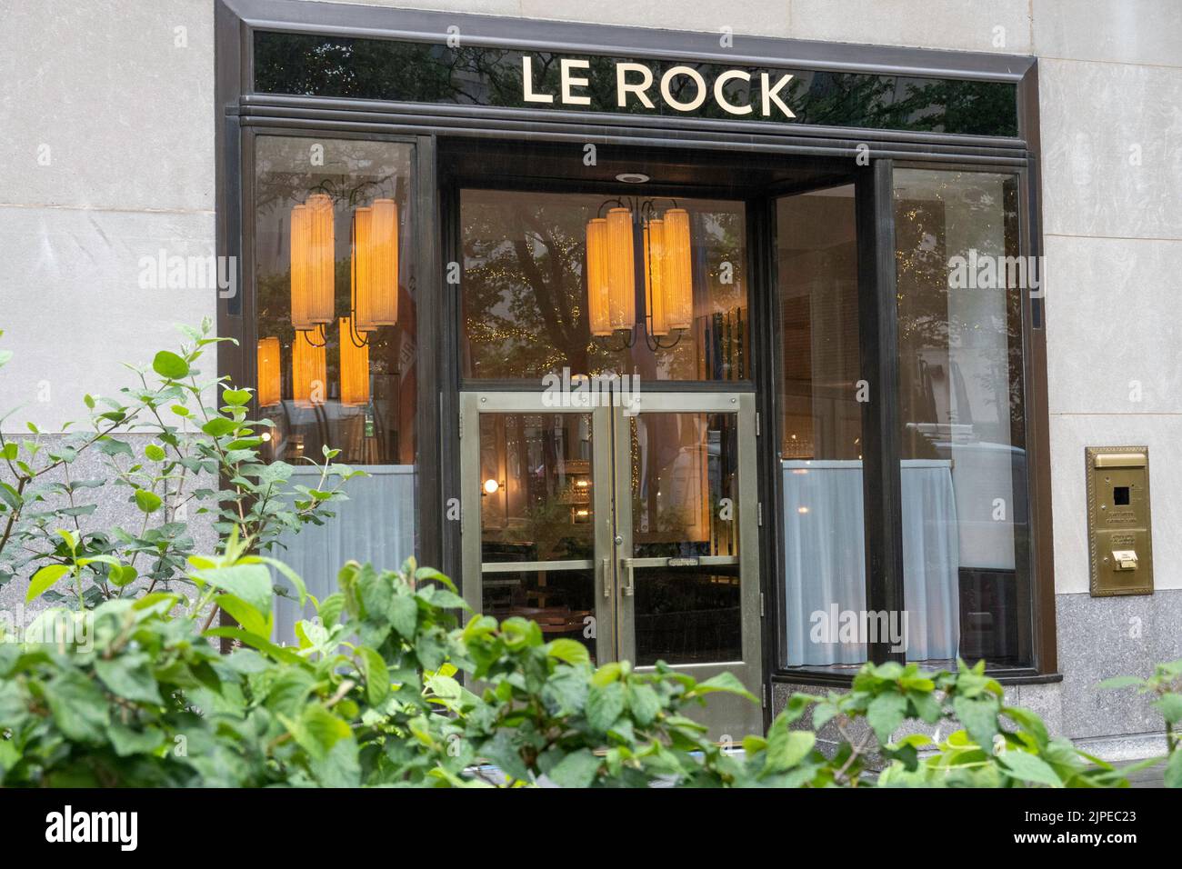 Le rock new york restaurant hi-res stock photography and images - Alamy