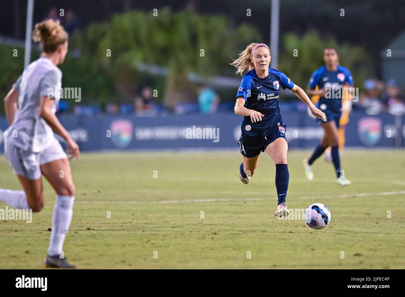 Kristen mcnabb 14 hi-res stock photography and images - Alamy