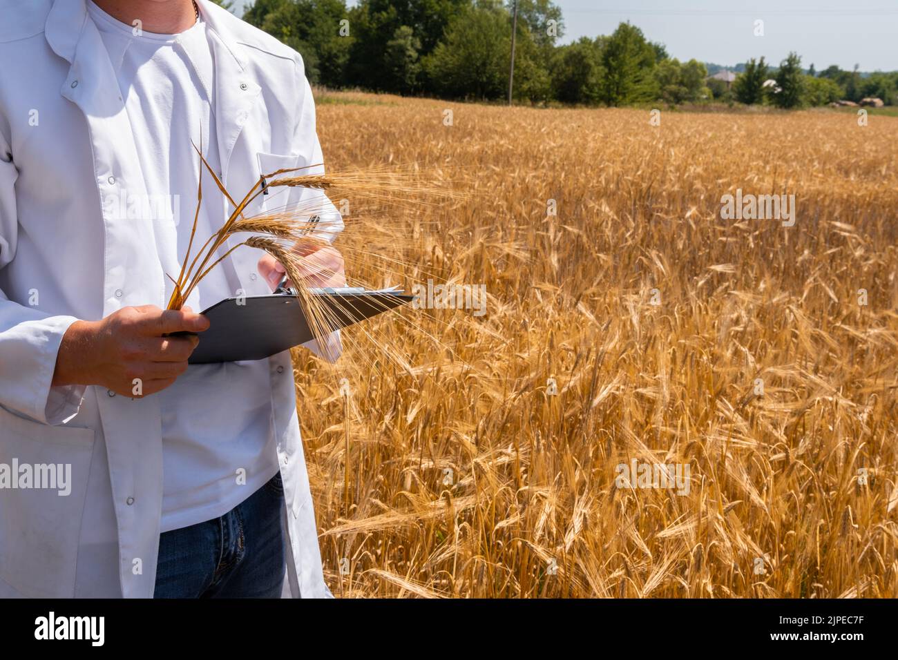 Farmer with maps hi-res stock photography and images - Alamy