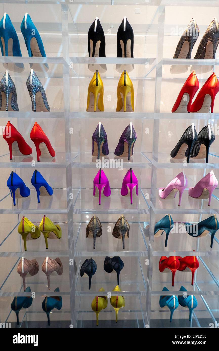 Sarah Jessica Parker's 2022 summer pop up shop is located at 6 W. 52nd ...