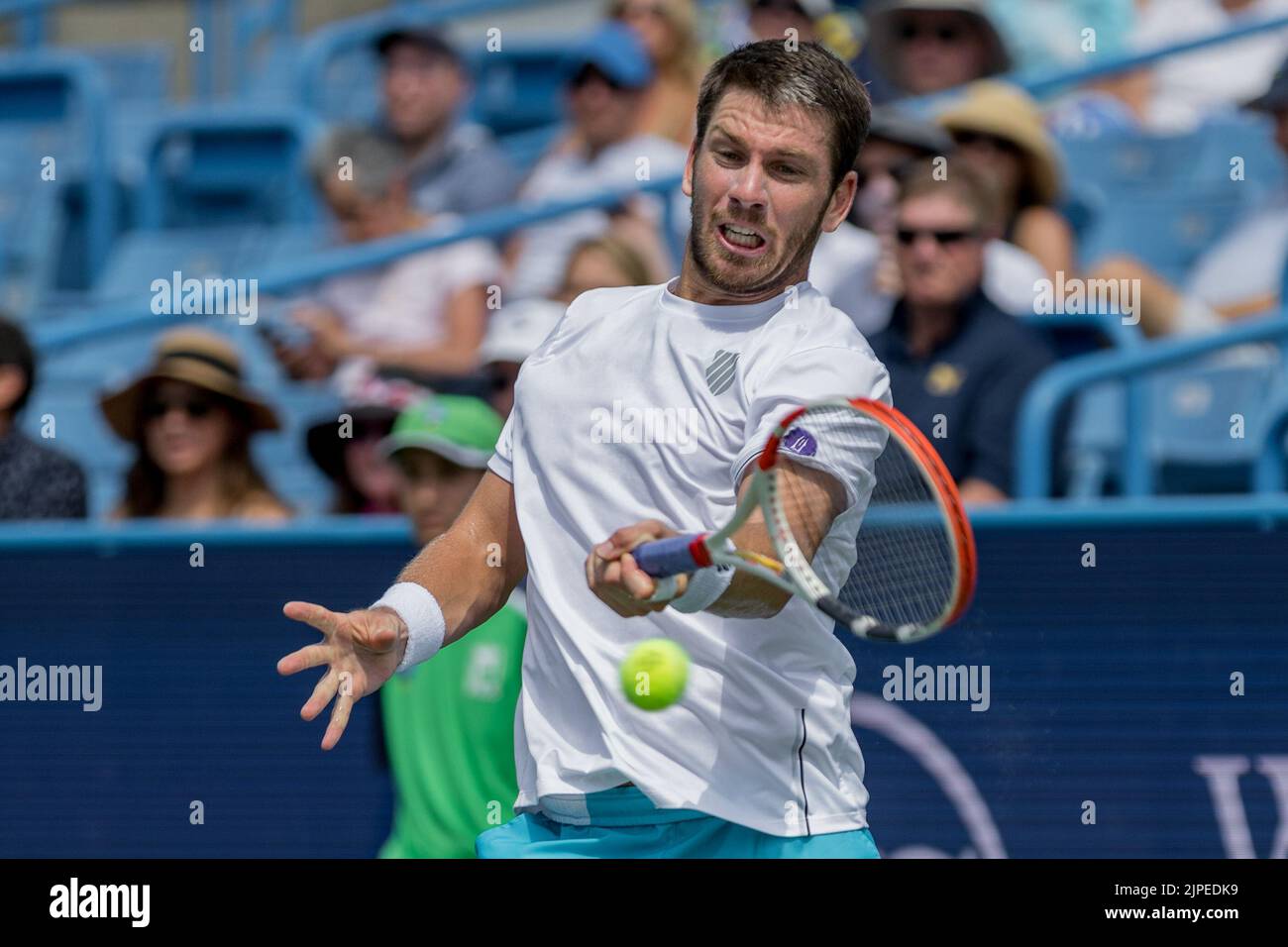 Mason, Ohio, USA. 17th Aug, 2022. Cameron Norrie (GBR) hits a forehand ...