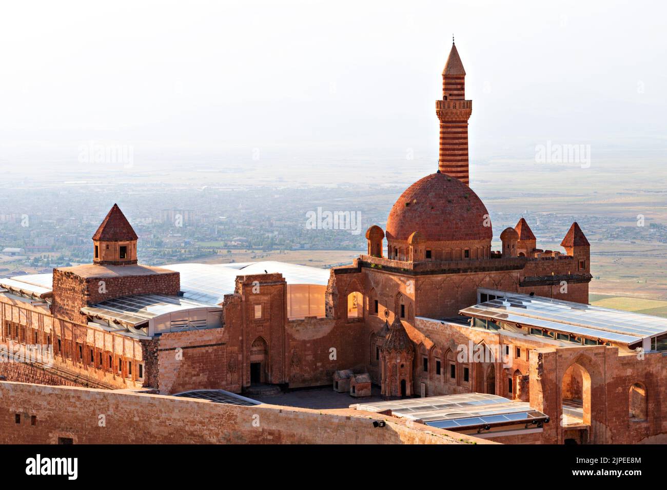 View over the historical Ishak Pasha palace in Dogubeyazit, Turkey ...