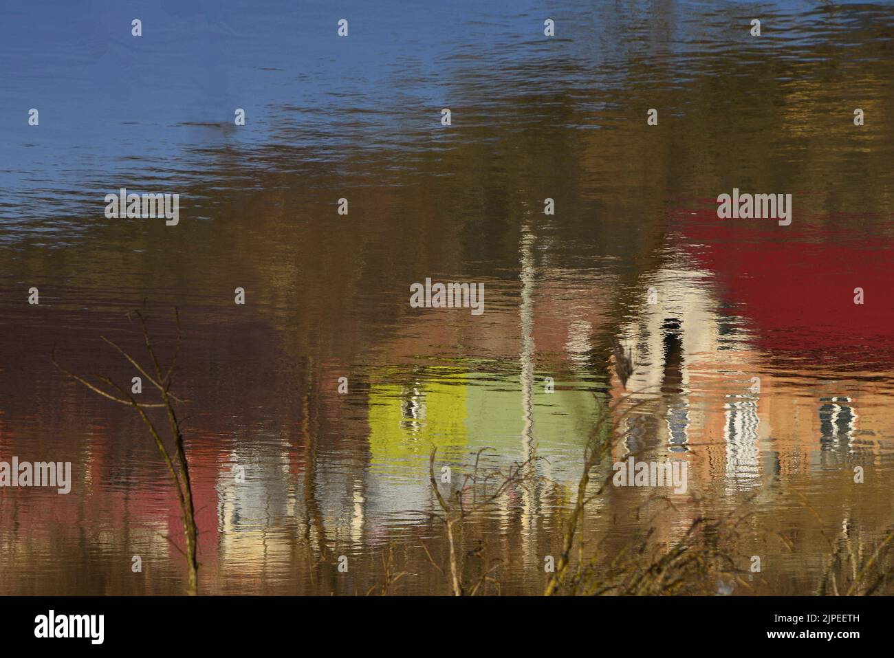 Reflection and refraction hi-res stock photography and images - Alamy