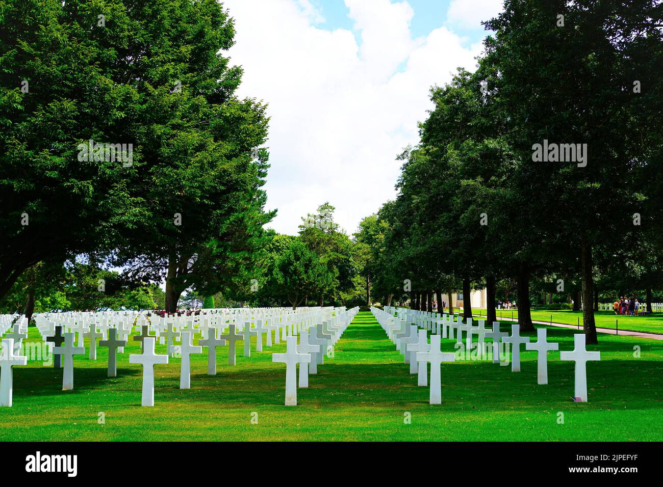 Normandy American Cemetery under a blue summer sky Stock Photo - Alamy