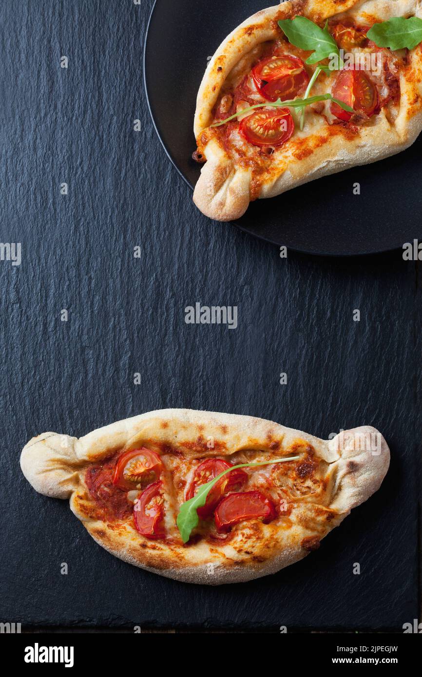 Pizza schiffchen hi-res stock photography and images - Alamy