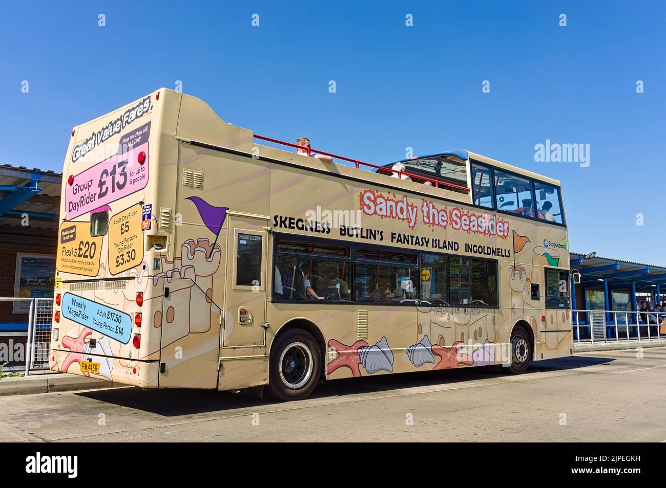 Yellow stagecoach bus hi-res stock photography and images - Alamy