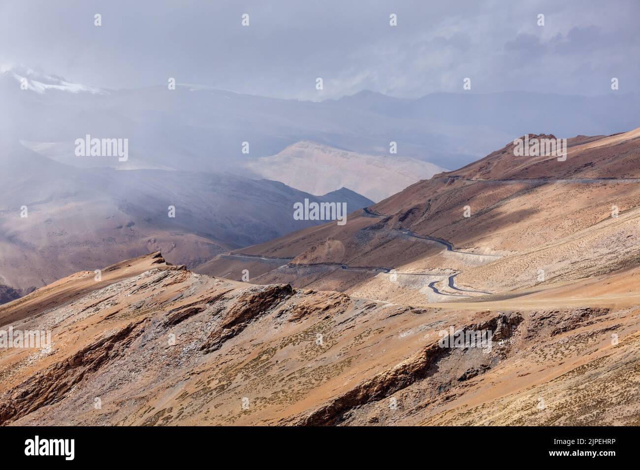 himalaya, mountain pass, taglang la, everest region, himalayas ...