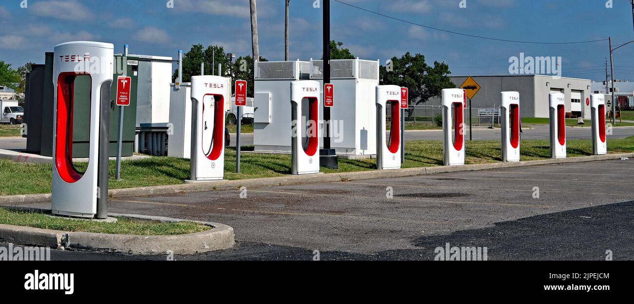 EMPORIA, KANSAS - AUGUST 17, 2022 The fastest Tesla Supercharger ...