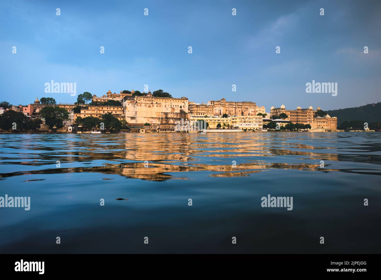 city palace, udaipur, lake pichola, city palaces, udaipurs, lake ...
