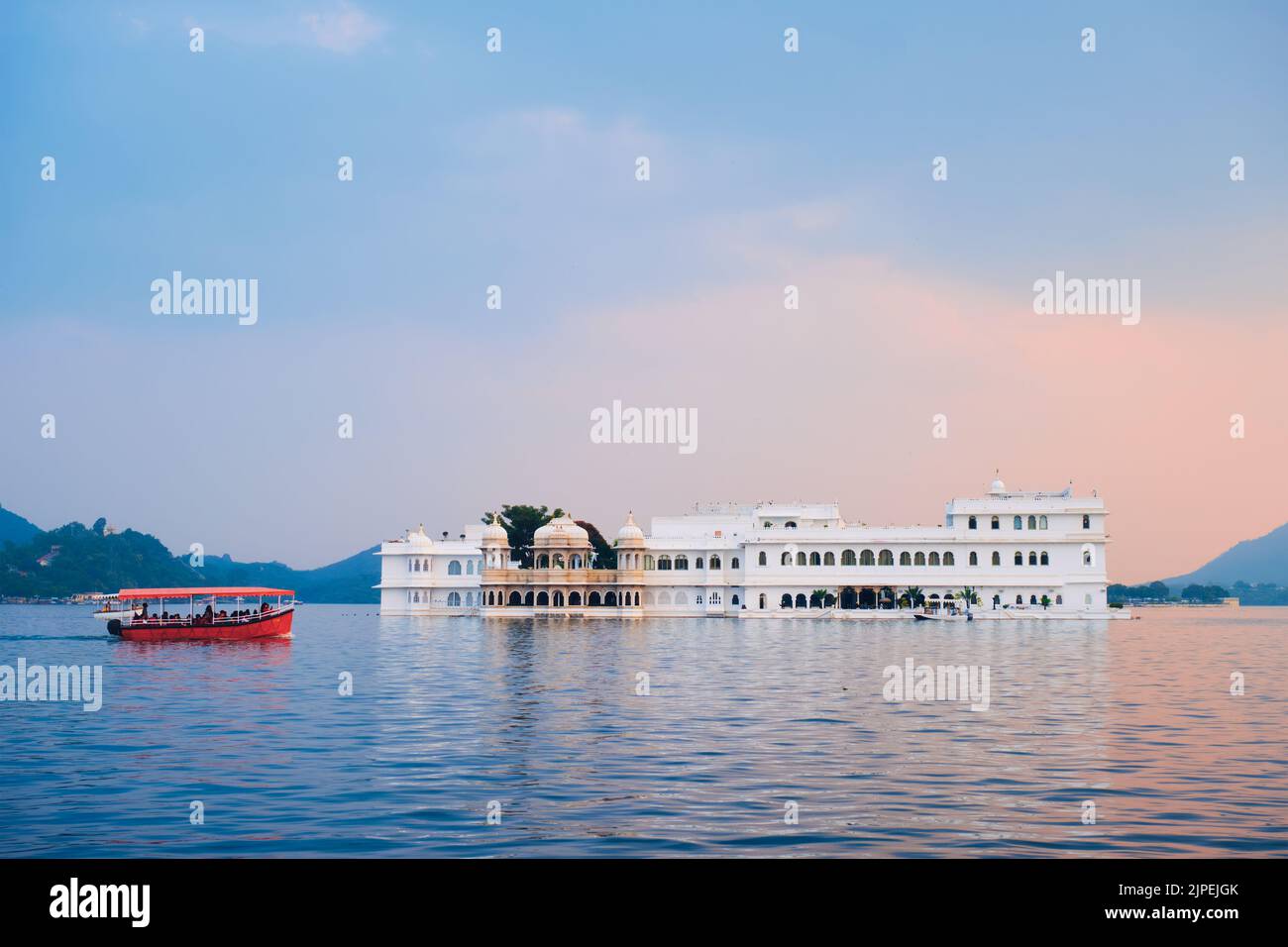 blue hour, udaipur, lake pichola, lake palace, blue hours, udaipurs ...