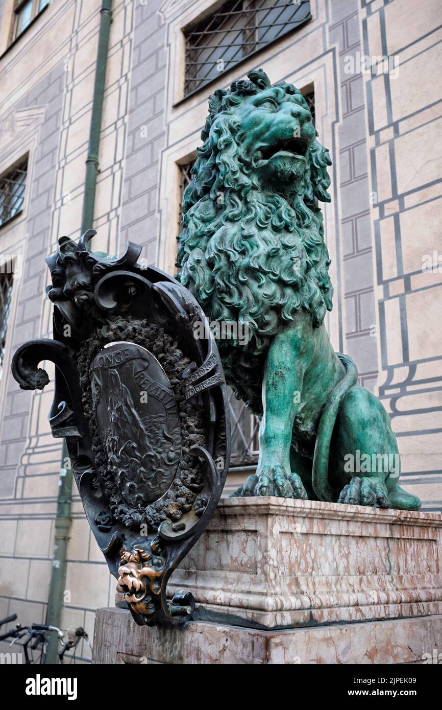 Lion Bronze Sculpture Residenz München Leo Lions Bronze Sculptures