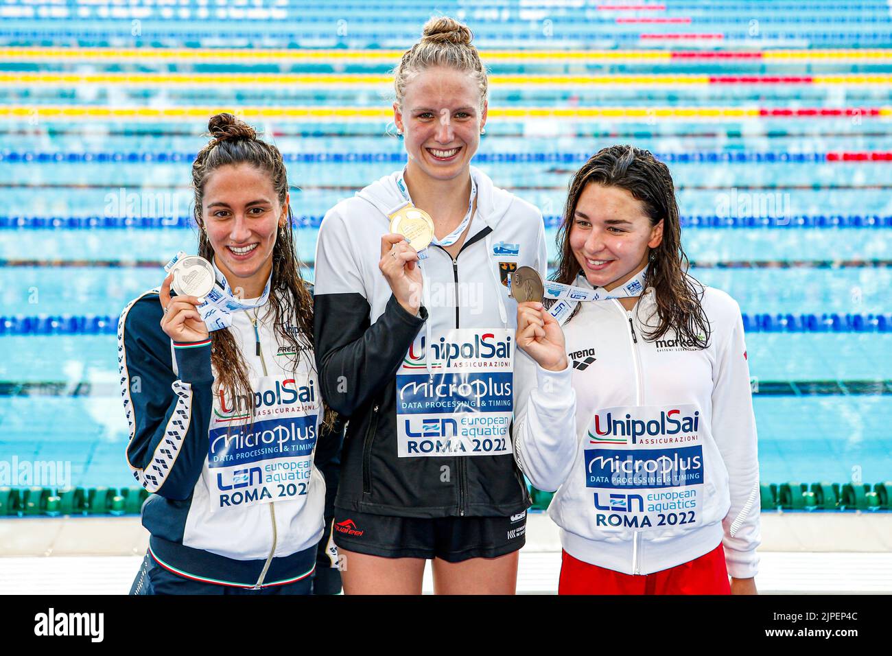 Simona quadarella of italy and isabel gose of germany hi-res stock ...