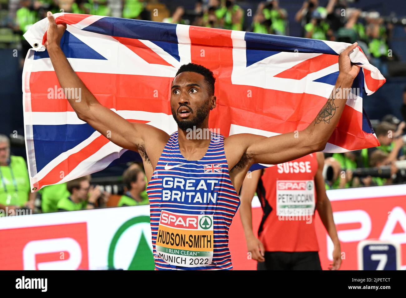 Great Britain's Matthew Hudson-Smith celebrates winning gold in the Men ...