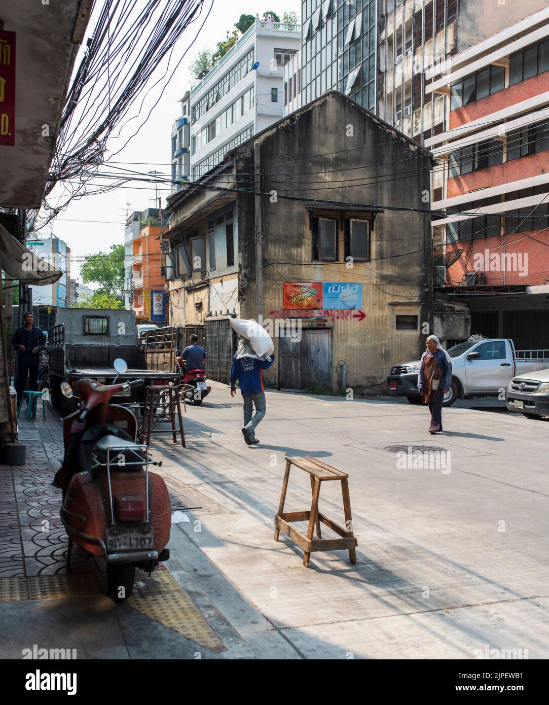 Talat Noi or Talad Noi is a historic district of Bangkok. Colorful ...