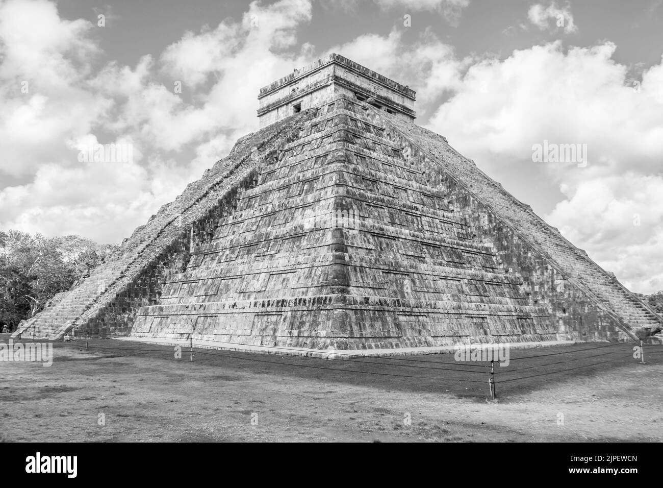 YUCATÁN, MEXICO - 21 April 2022: El Castillo at Chichén Itzá which is a ... YUCATÁN, MEXICO - 21 April 2022: El Castillo at Chichén Itzá which is a ...