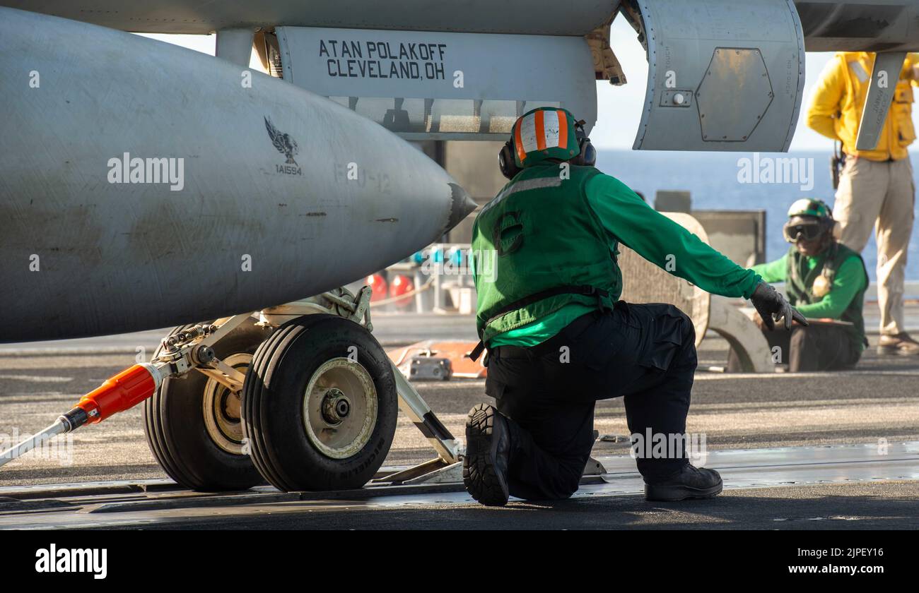 220817-N-LI114-1070 PHILIPPINE SEA (Aug. 17, 2022) Aviation Boatswain’s ...