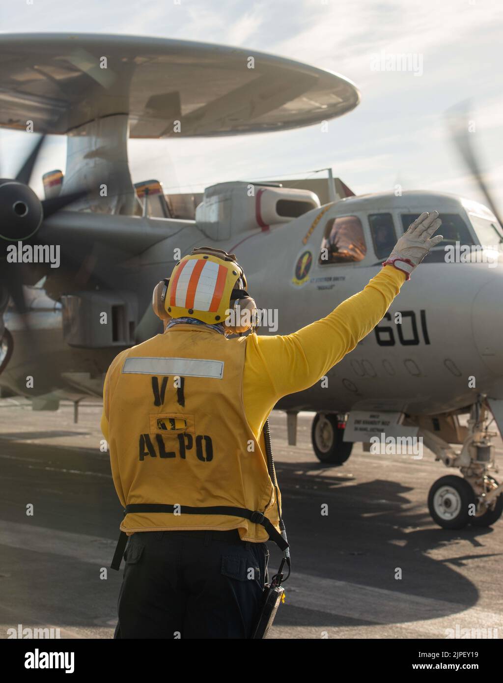 220817-N-LI114-1048 PHILIPPINE SEA (Aug. 17, 2022) Aviation Boatswain’s ...