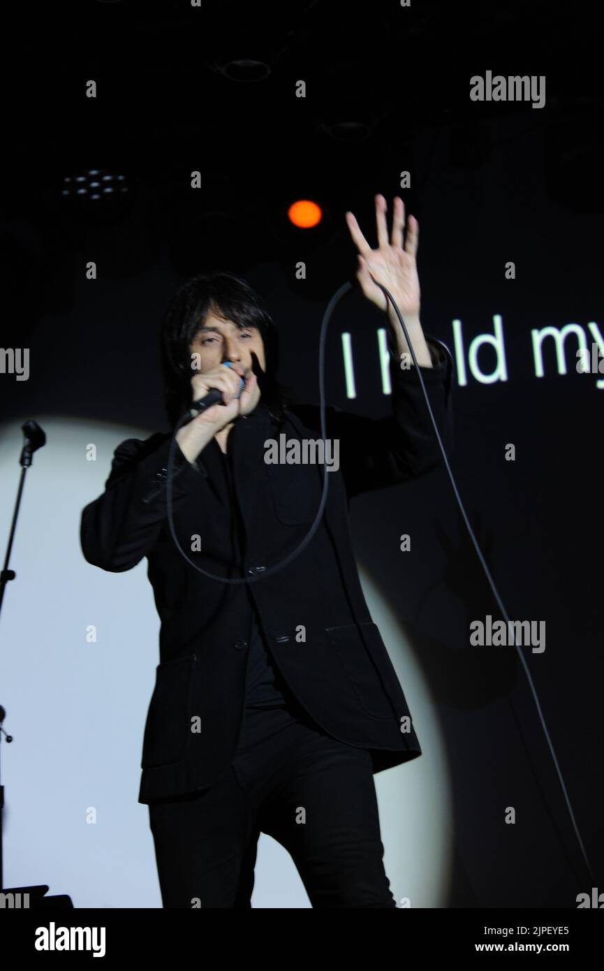 Joseph Keckler performing at TV Eye in New York City, July 2022 photos ...
