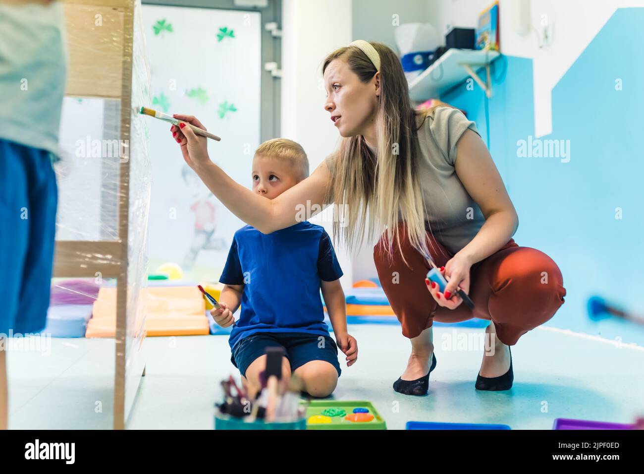 Activity with kids hi-res stock photography and images - Alamy