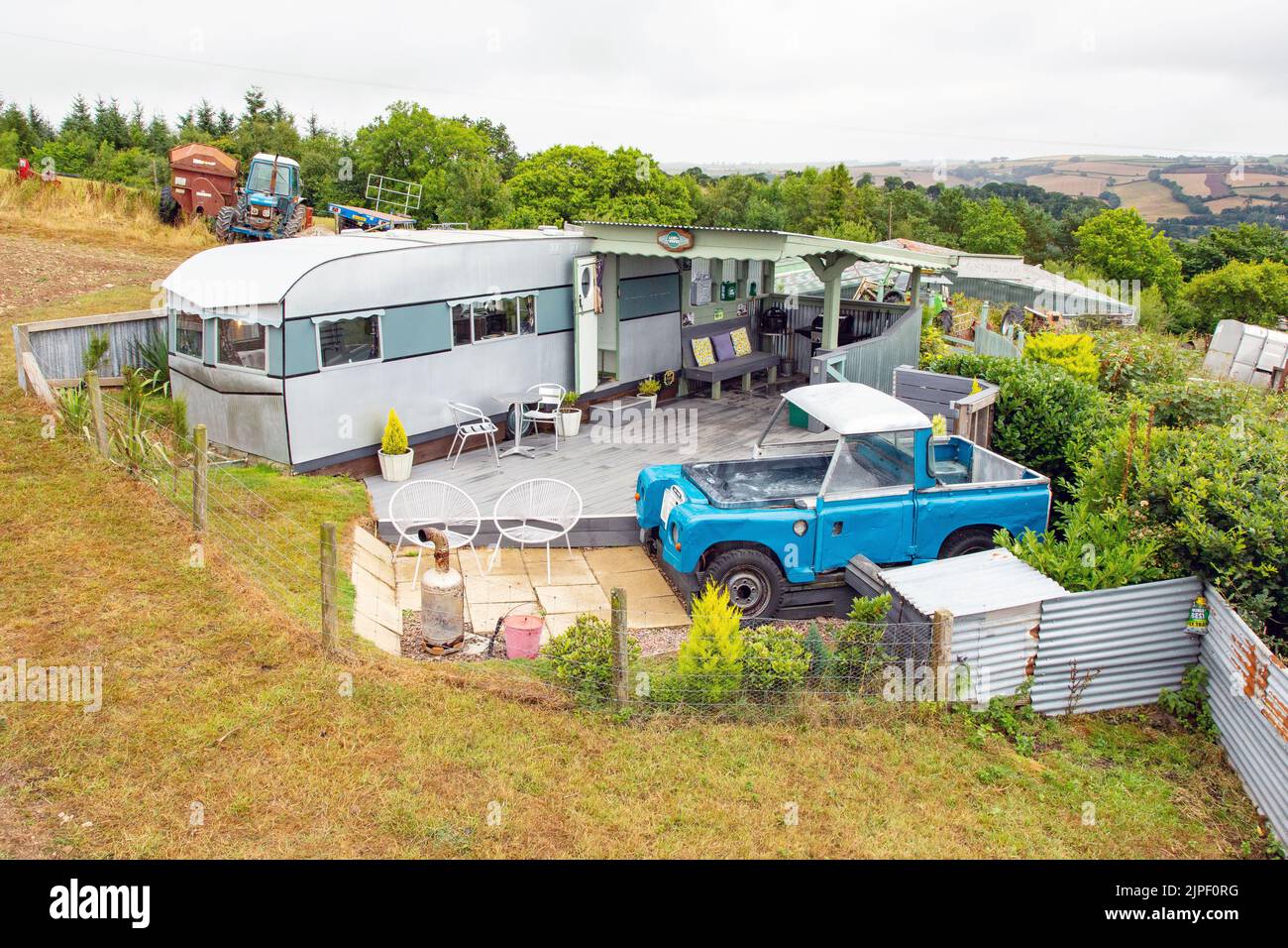 Land Rover hot tub, Bluebird caravan, High Bickington, North Devon ...
