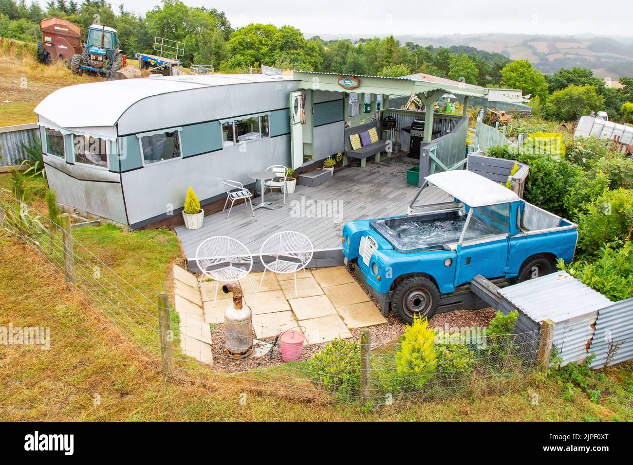 Land Rover hot tub, Bluebird caravan, High Bickington, North Devon ...