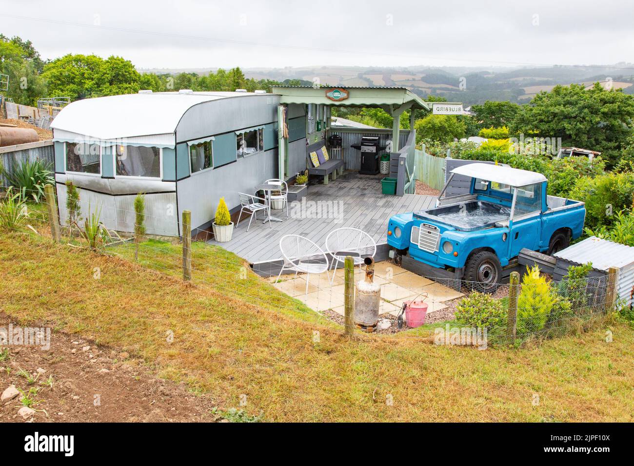 Land Rover hot tub, Bluebird caravan, High Bickington, North Devon ...