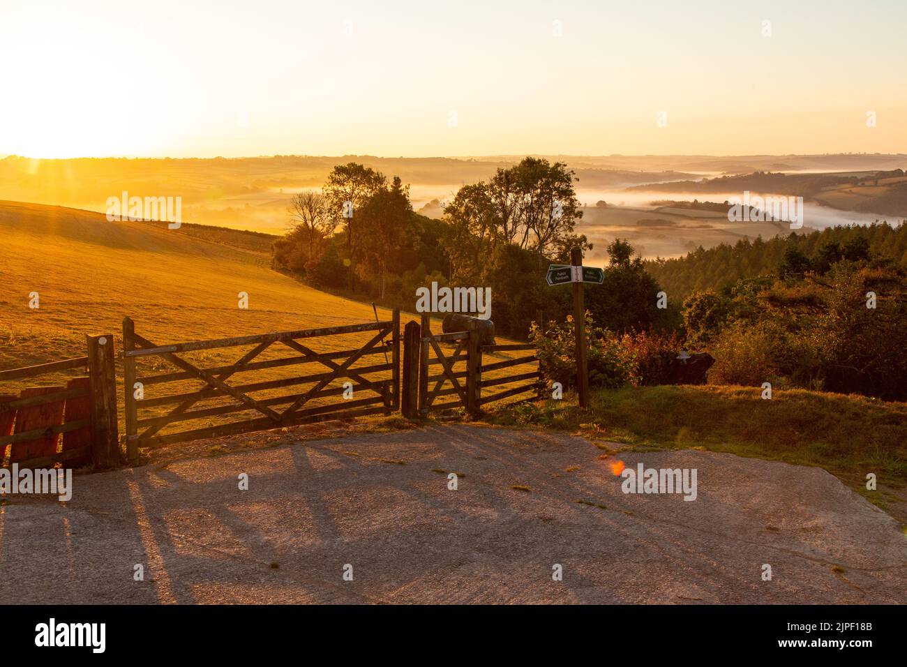 Sunrise, Taw Valley, High Bickington, North Devon, England, United ...