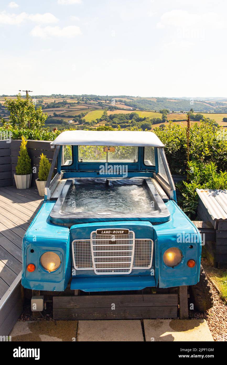 Land rover hot tub hi-res stock photography and images - Alamy