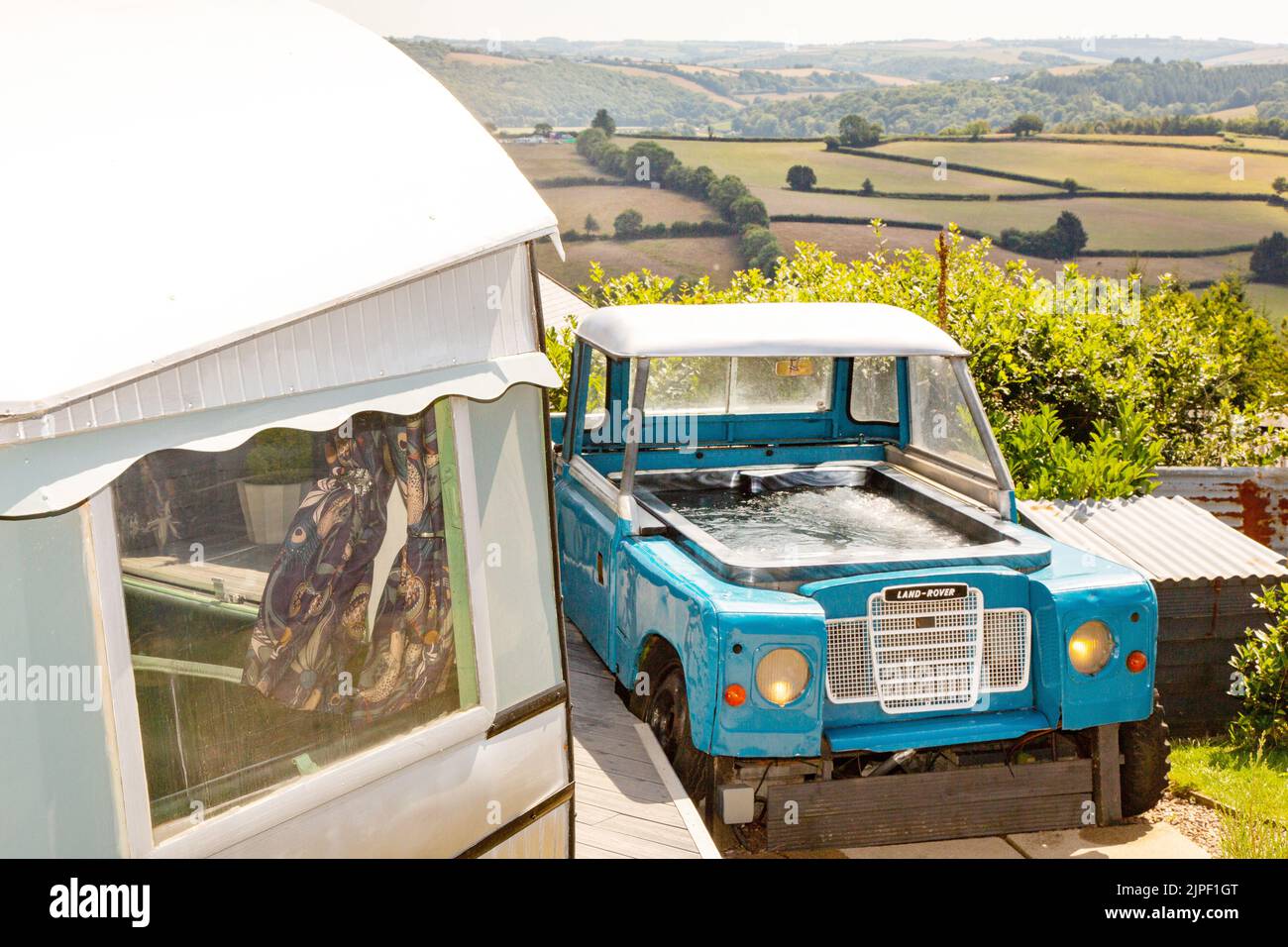 Land Rover hot tub, Bluebird caravan, High Bickington, North Devon ...
