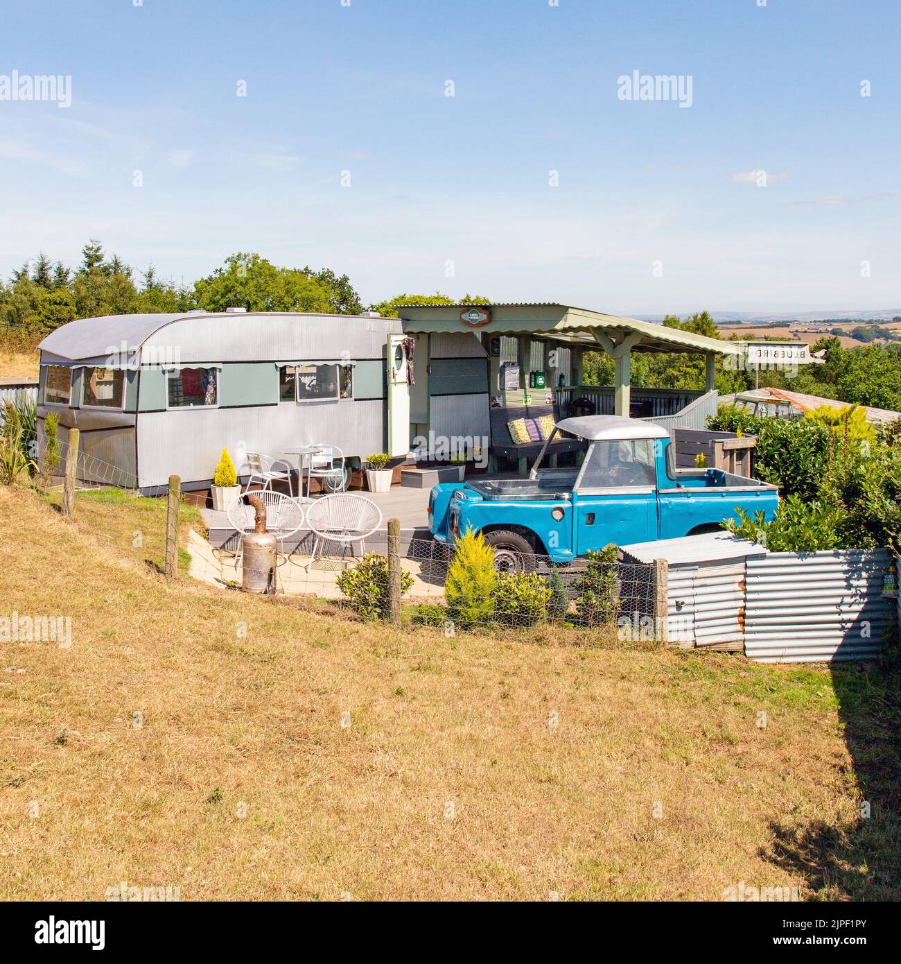 Land Rover hot tub, Bluebird caravan, High Bickington, North Devon ...