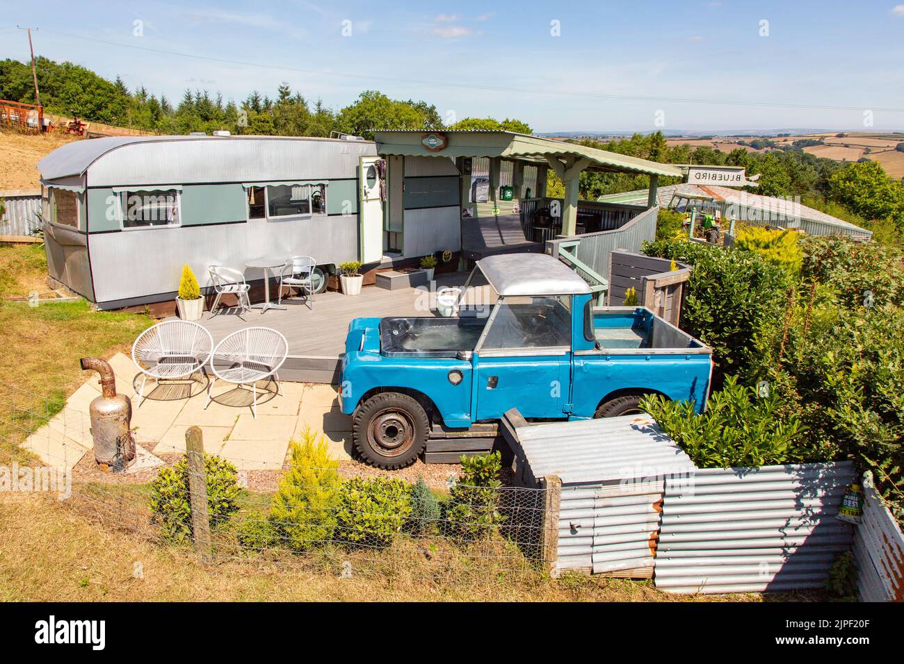 Land Rover hot tub, Bluebird caravan, High Bickington, North Devon ...