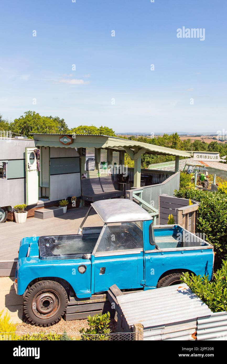 Land Rover hot tub, Bluebird caravan, High Bickington, North Devon ...