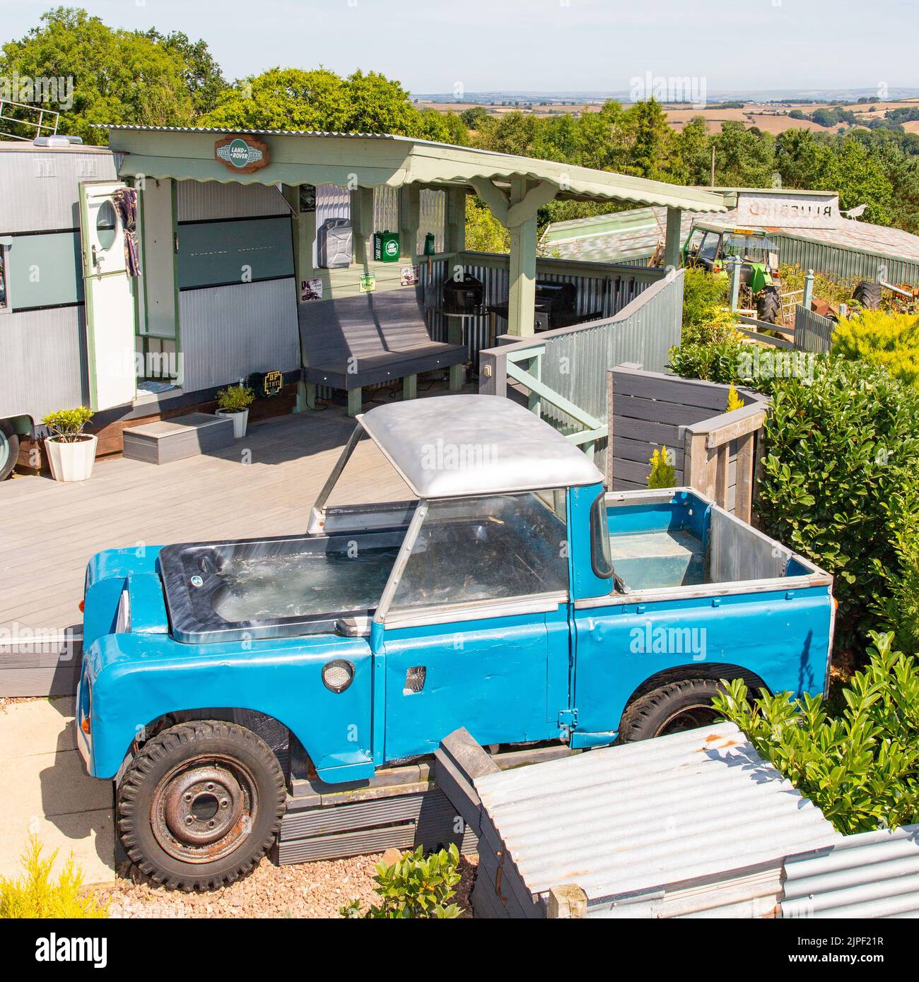 Land Rover hot tub, Bluebird caravan, High Bickington, North Devon ...