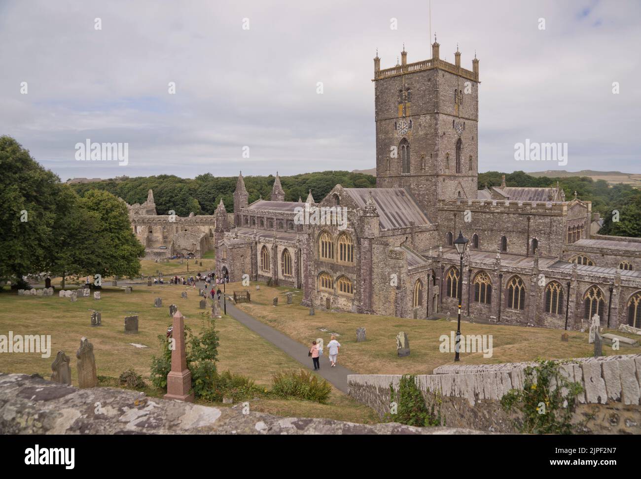 Visitors to St.Davids Cathedral (Tyddewi) in Pembrokshire, Wales,UK ...