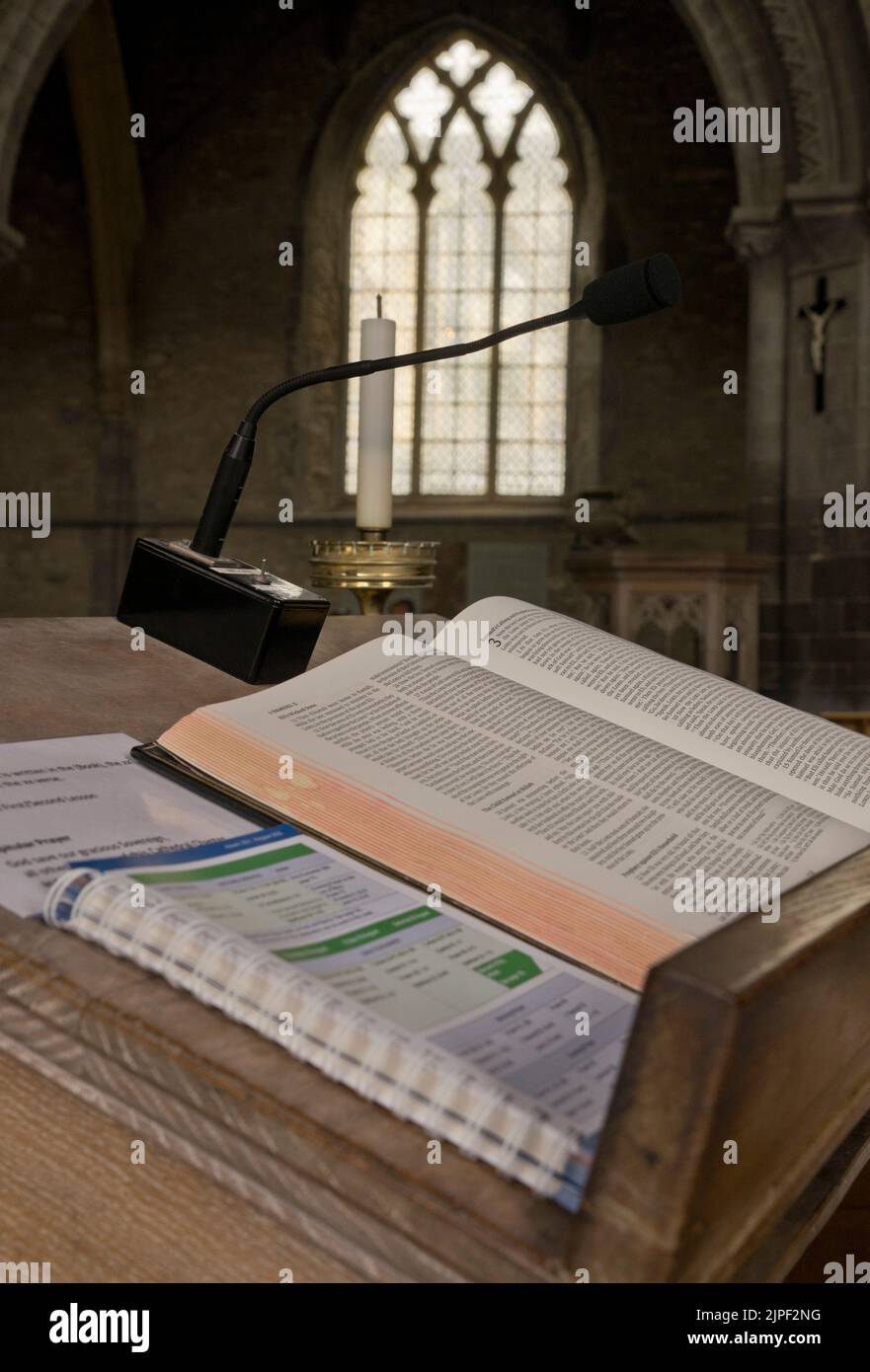 St davids cathedral pembrokshire wales hi-res stock photography and ...