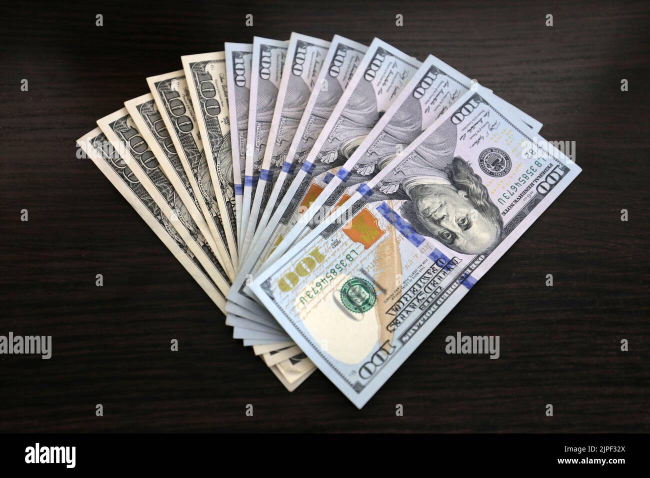 100 dollars banknote hi-res stock photography and images - Alamy