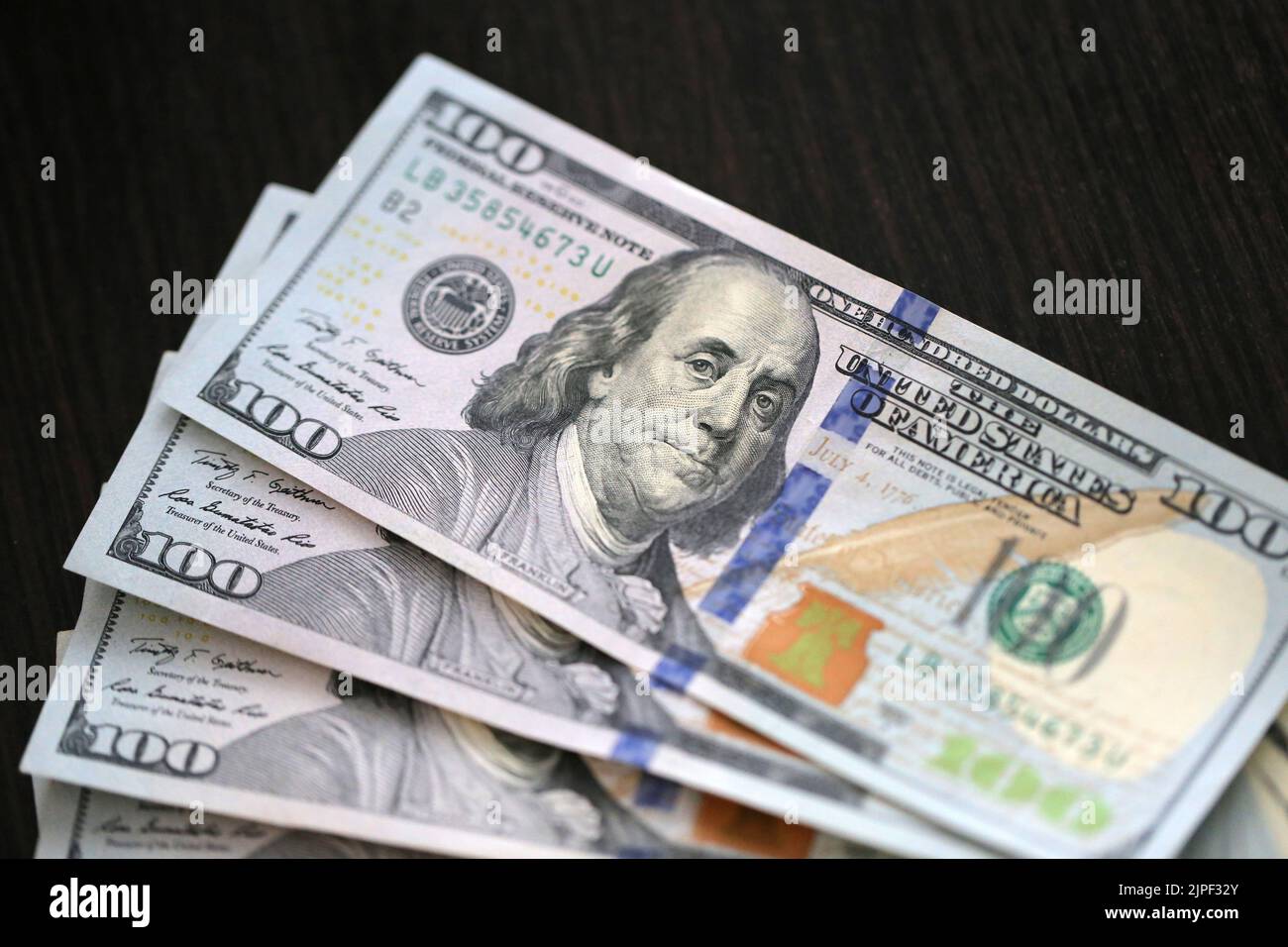 100 dollars banknote hi-res stock photography and images - Alamy