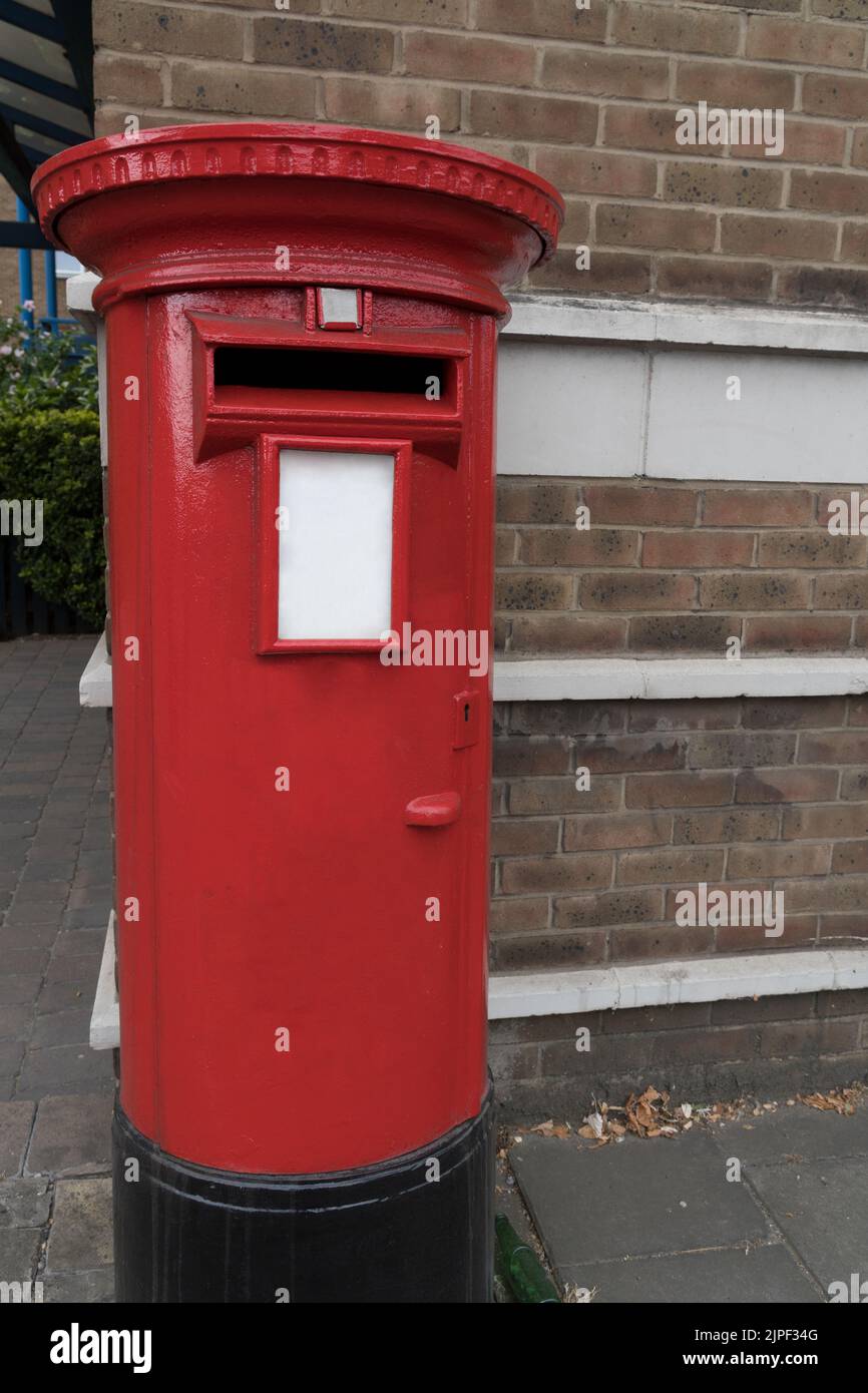 Old red round letter box hi-res stock photography and images - Alamy